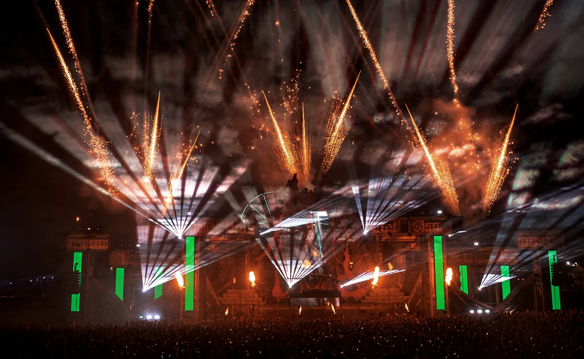 Laser-Beams mitten in der Natur – Cameo ORON® H2 auf dem Open Beatz ...